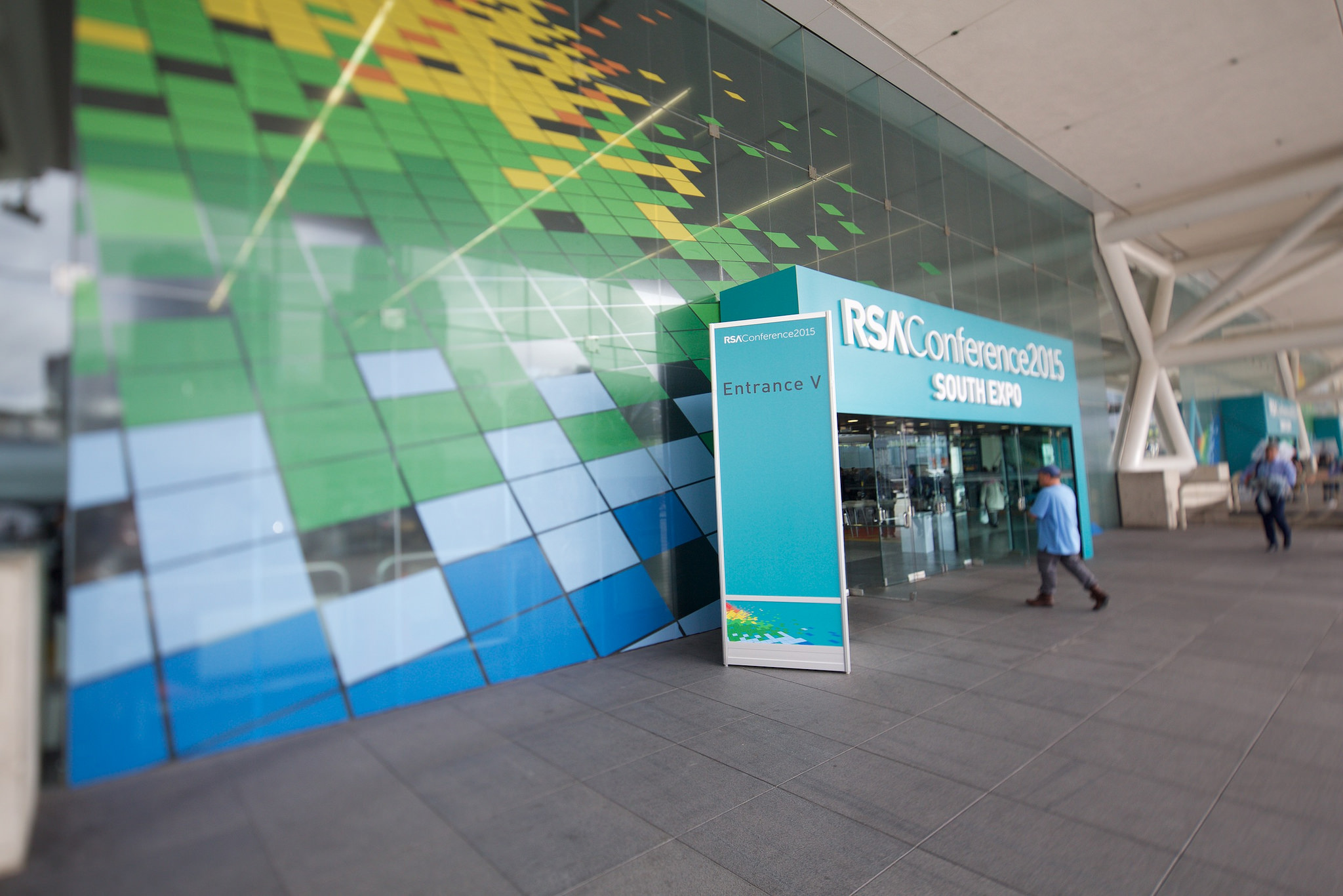 The look and feel of RSA Conference 2015 - Help Net Security